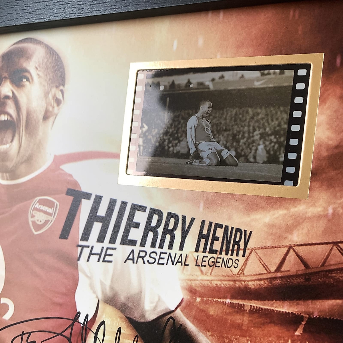 ORIMAMI Signed Soccer Thierry Henry Photo Desktop Framed Poster 8x6 Inches,with 1x35mm Film Mini Cell Display,Gifts for Arsena l Fans