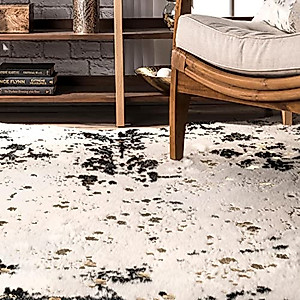 nuLOOM Iraida Contemporary Faux Cowhide Area Rug, 3' 10" x 5', Black