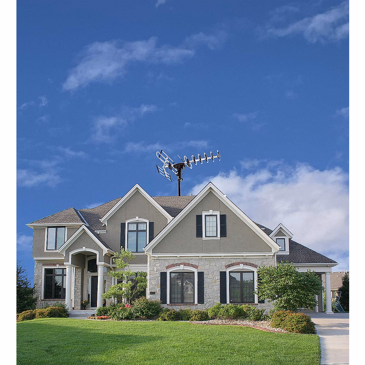 Five Star Outdoor Digital Amplified HDTV Antenna - up to 200 Mile Long Range, Directional 360 Degree Rotation by Remote Control, HD 4K 1080P FM Radio,Support 5 TVs Plus Installation Kit