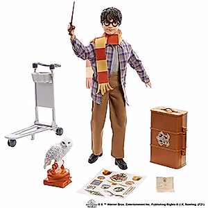 Mattel Harry Potter Collectible Platform 9 3/4 Doll (10-inch), Posable, Wearing Travel Fashion, with Hedwig, Luggage & Accessories, Gift for Collectors and Kids 6 Years Old and Up