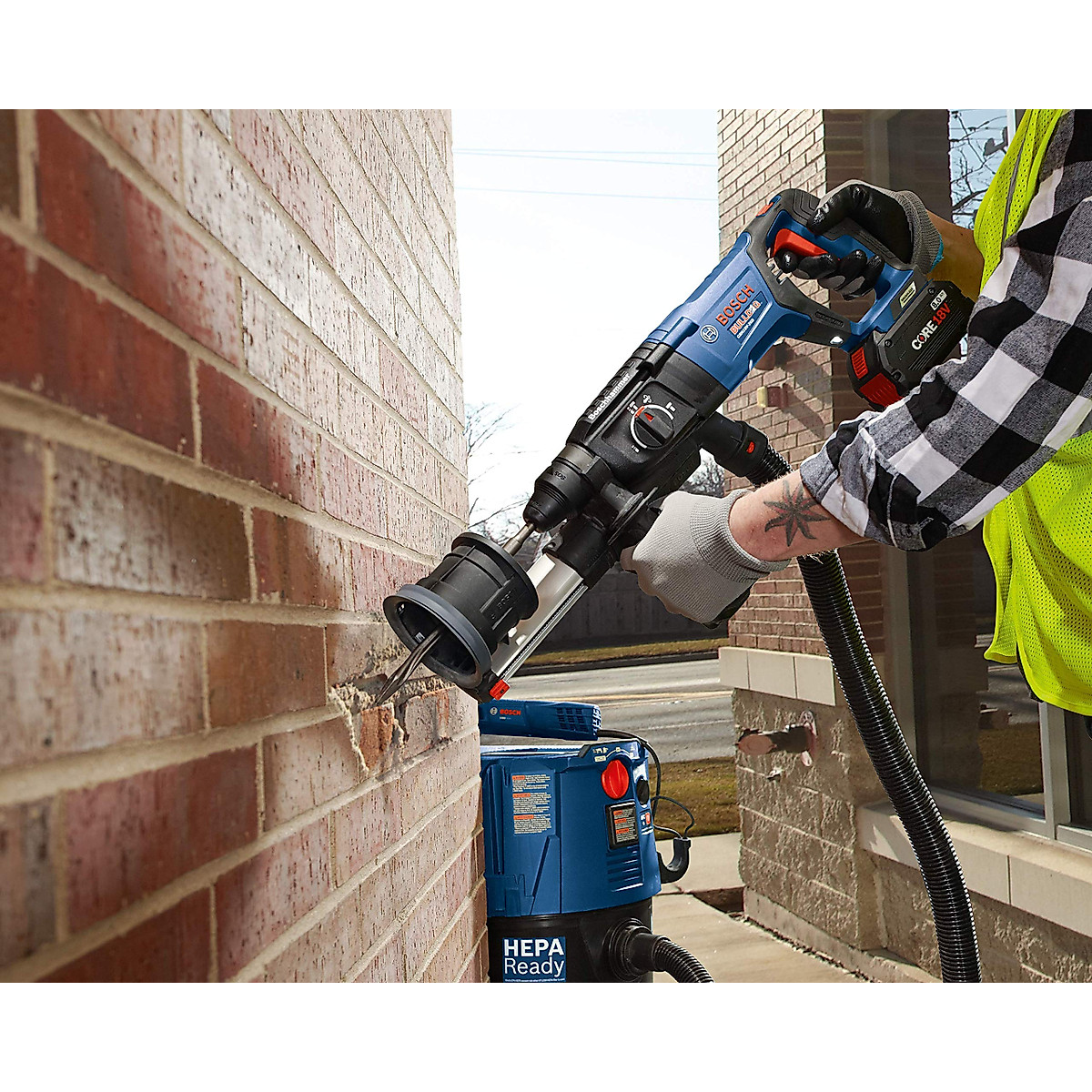 Bosch GBH18V-26DK15-RT 18V EC Brushless Lithium-Ion SDS-Plus Bulldog 1 in. Cordless Rotary Hammer Kit (4 Ah) (Renewed)