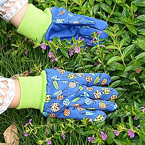 HANDLANDY Kids Gardening gloves for age 5-6, age 7-8, 2 Pairs Child Garden Working Gloves for girls boys, Dot & Butterfly & Ladybird Print (Medium (age 7-8), Green (ladybird+ dot))