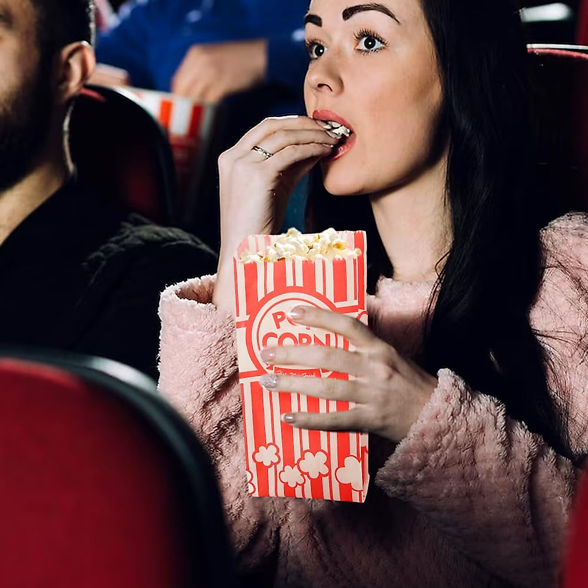 203 PCS Popcorn Machine Supplies Set, 200 PCS Popcorn Paper Bags with Popcorn Scoop, 2PCS Season Salt Shaker, Popcorn Supplies for Popcorn Machine