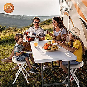 VINGLI Plastic Folding Stools Chair for Sitting, Heavy Duty Metal Frame HDPE Top Lightweight Portable Round Seats for Indoor Outdoor Camping Use, White, Set of 4