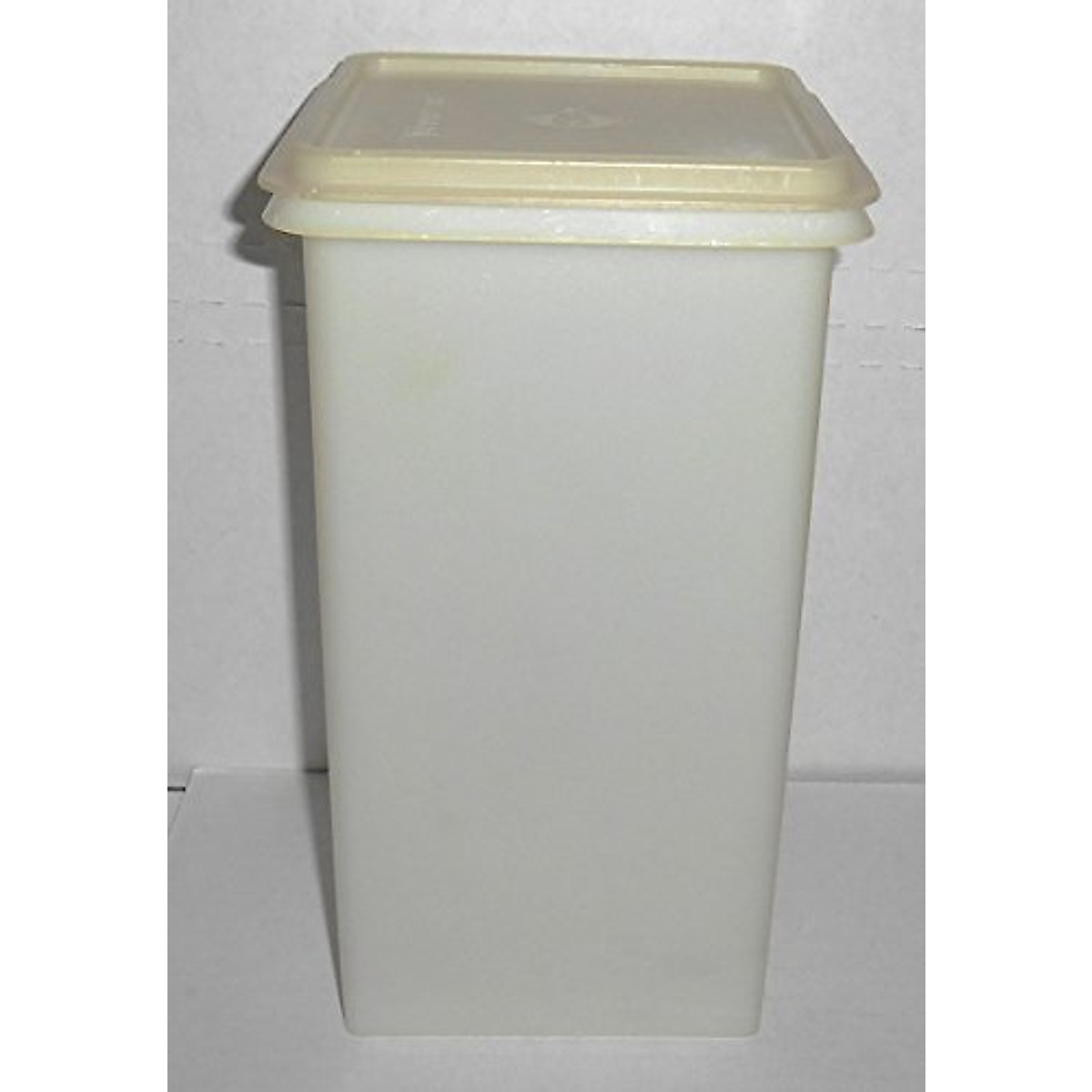 Tupperware Saltine Saver Container Sheer