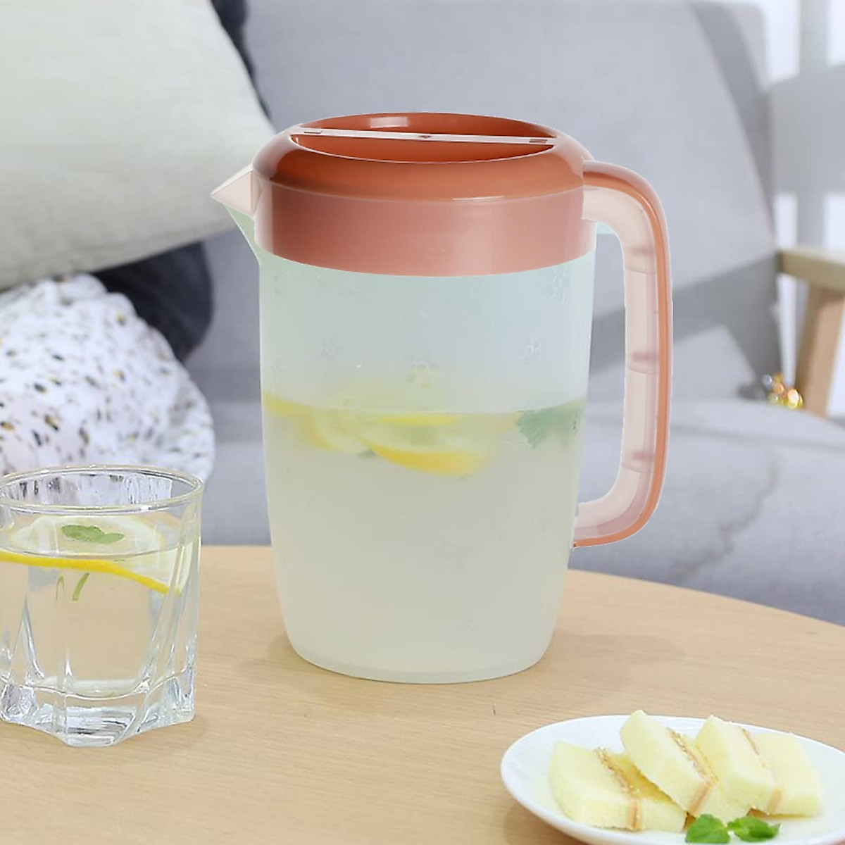 1 Gallon/ 4L Plastic Plastic Straining Pitcher with Lid, Large Clear Water Carafe Jug Juice Mixing Pitcher with Strainers Cover, Handles, Measurements for Ice Tea Hot Cold Coffee Mix Drinks. (Pink)