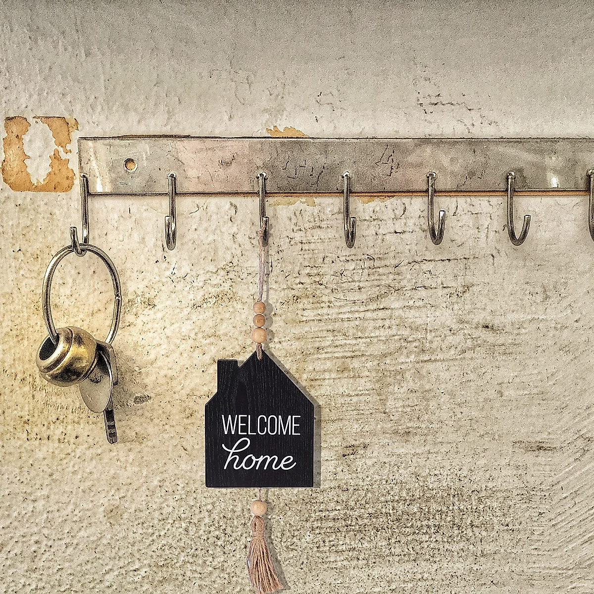 OYATON Welcome Home Wood Hanging Sign Decor, Small Black Rustic Wooden Blocks House Hanging Sign with Beads and Jute Rope Tassel for Wall Farmhouse Decoration,Front Door and Porch Home Decor