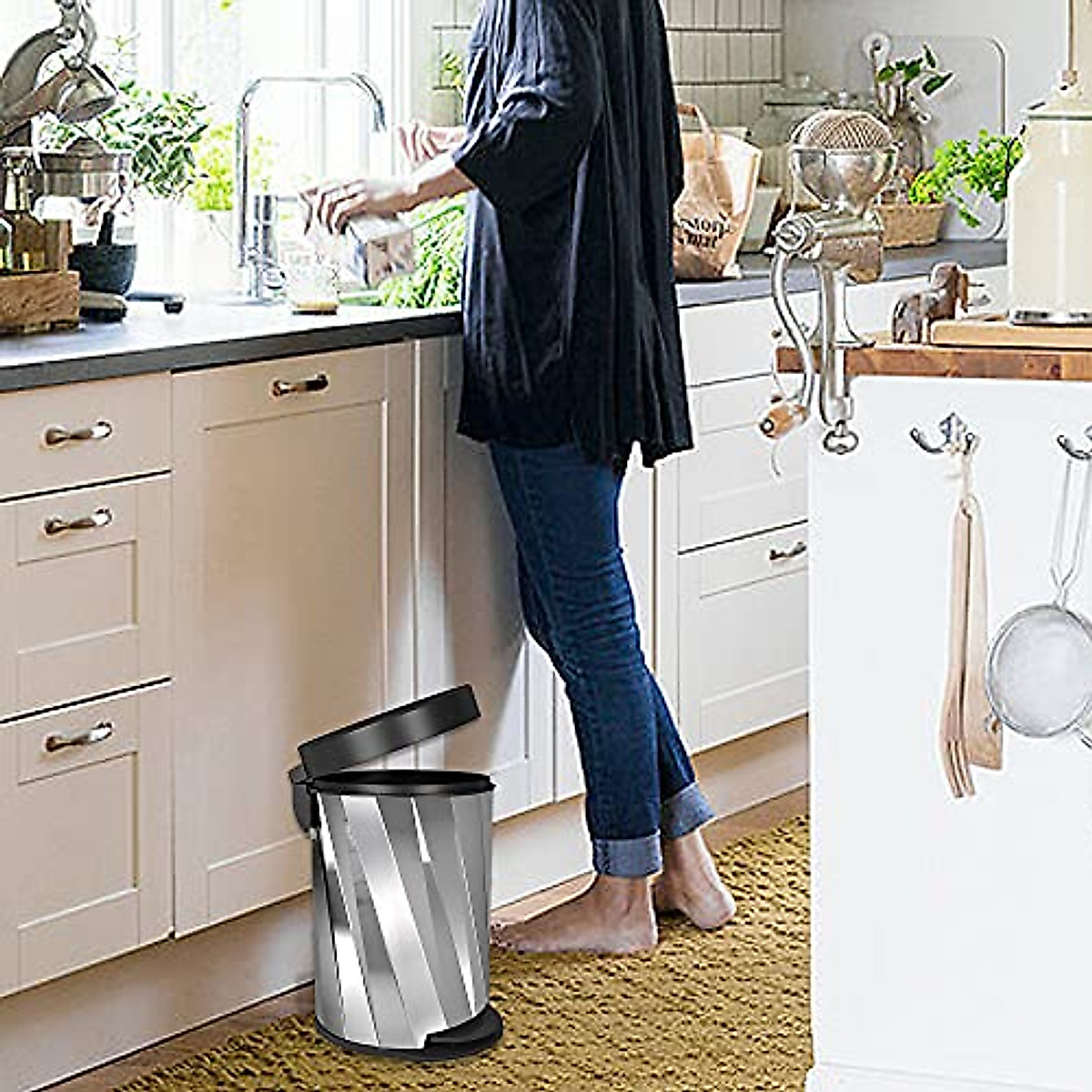 nu steel 5 Liter Round Small Metal Step Trash Can Wastebasket, Garbage Container Bin - for Bathroom, Powder Room, Bedroom, Kitchen, Office - Removable Liner Bucket - 8" x 8" x 12" – Shiny Steel