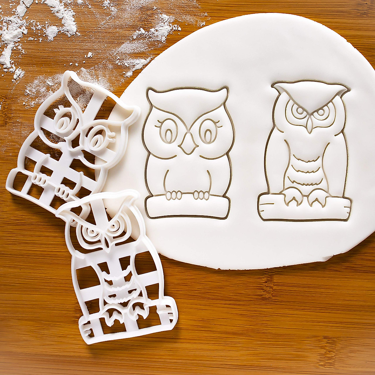 Set of 2 Owl cookie cutters (Designs: Great Horned Owl and Cute Owl), 2 pieces - Bakerlogy