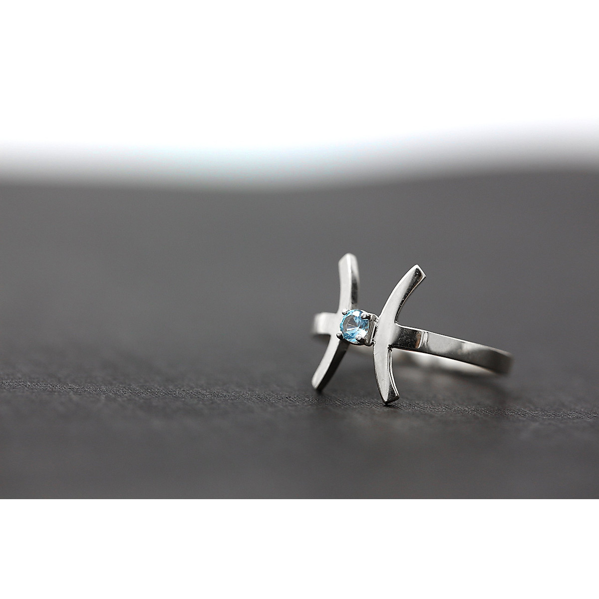 CaliRoseJewelry Sterling Silver Pisces Zodiac Ring for Women with March Birthstone (Size 7.25)