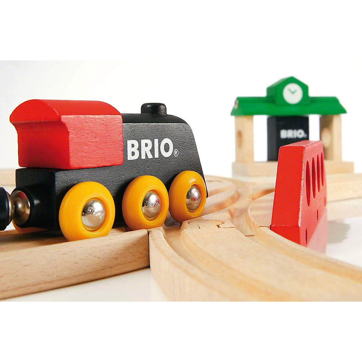 BRIO World - 33028 Classic Figure 8 Set - 22 Piece Wooden Toy Train Set with Accessories and Tracks | Enhances Creativity | Compatible Toys | FSC-Certified Wood | Perfect for Kids Age 2+