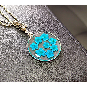 PTGMH Pressed Flower Necklace with Real Dried Flower Sample Resin Jewelry Flower Jewelry Round Resin Pendant Flower Necklace for Women (blue)