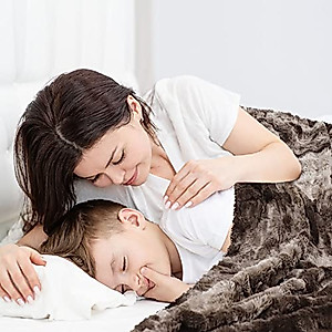 PiccoCasa Soft Faux Fur Blanket Twin Size - Reversible Tie-dye Luxury Shaggy Throw Blanket for Sofa, Couch and Bed - Plush Fluffy Fleece Blankets As Gifts 60 x 78 Inch Brown