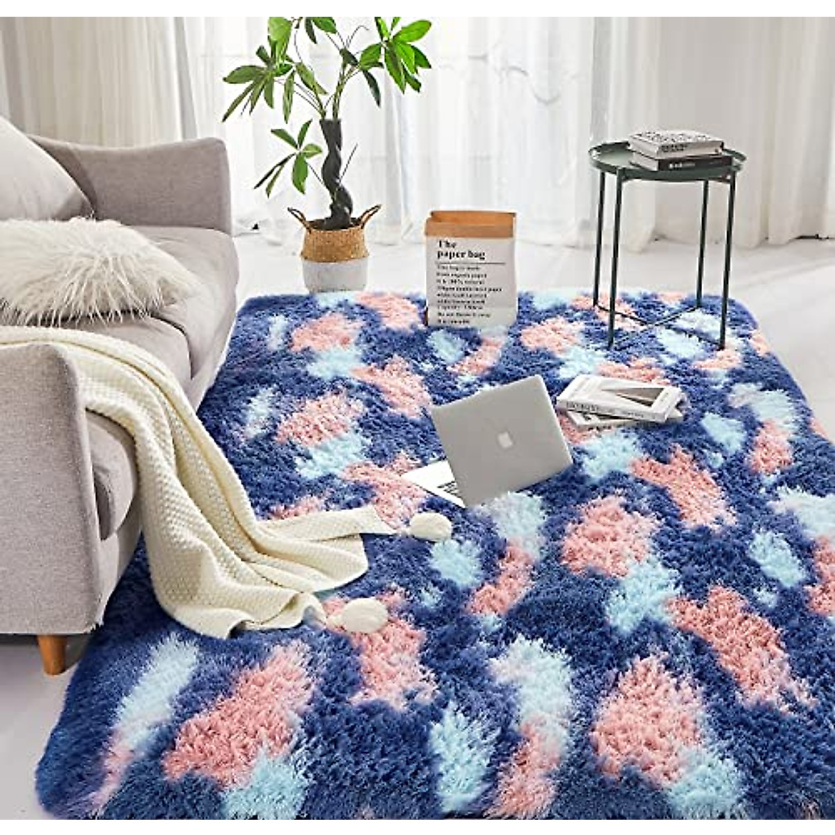 Strail Modern Bedroom Rug 5x8 Feet, Cozy Fur Living Room Rug, Large Rug 60x96 Inches, Gorgeous Living Room Carpet, Super Soft Faux Fur Area Rug for Dormitory/Kids Room/Playroom/Nursery/Den