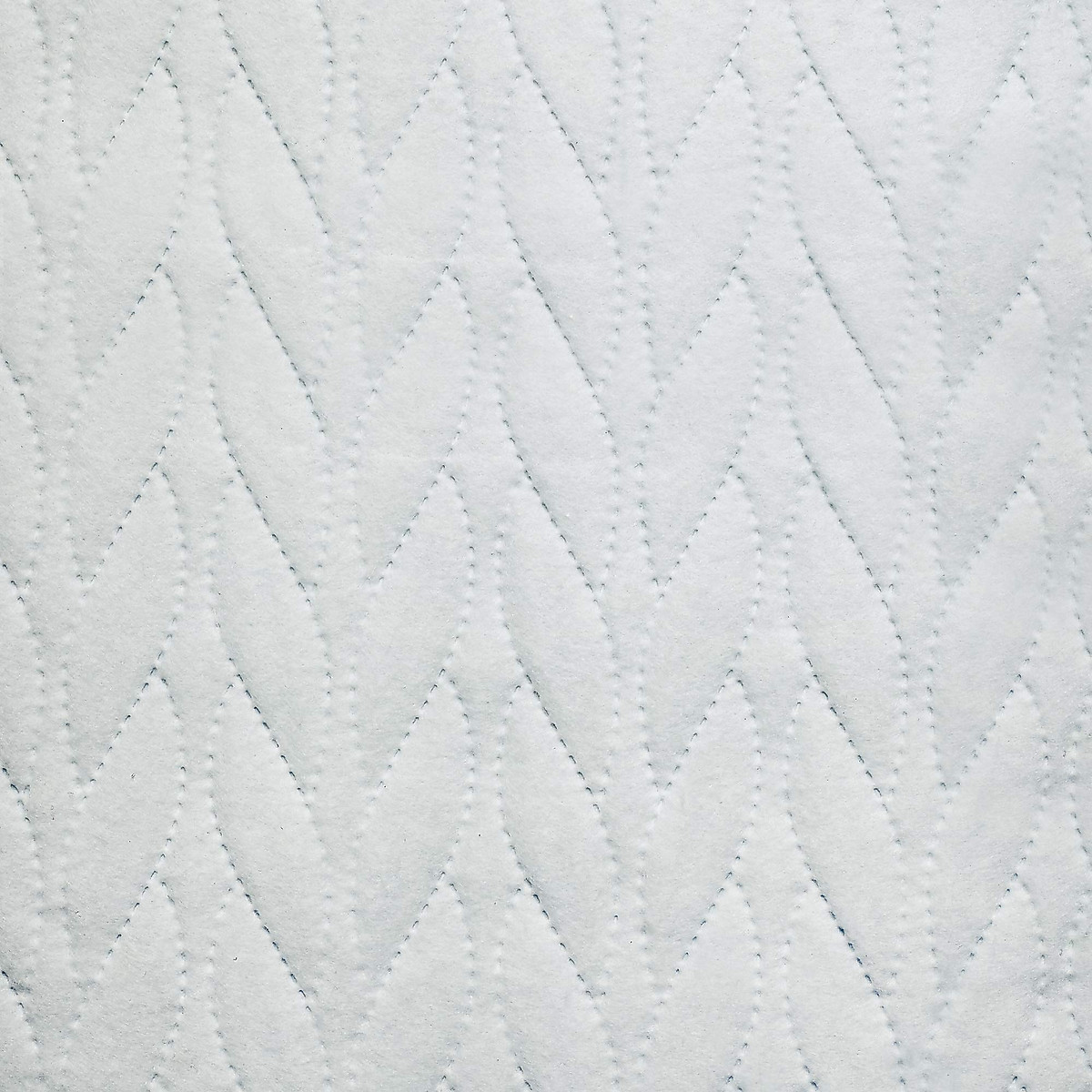 BreathableBaby Waterproof Crib Mattress Pad — Fits Full-Size Crib & Toddler Mattresses Measuring 52″ x 28″ (132.1 x 71.1 cm)