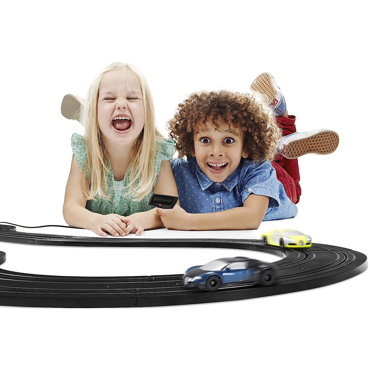Scalextric Micro Hyper-Cars Race Slot Car Set (1: 64 Scale)