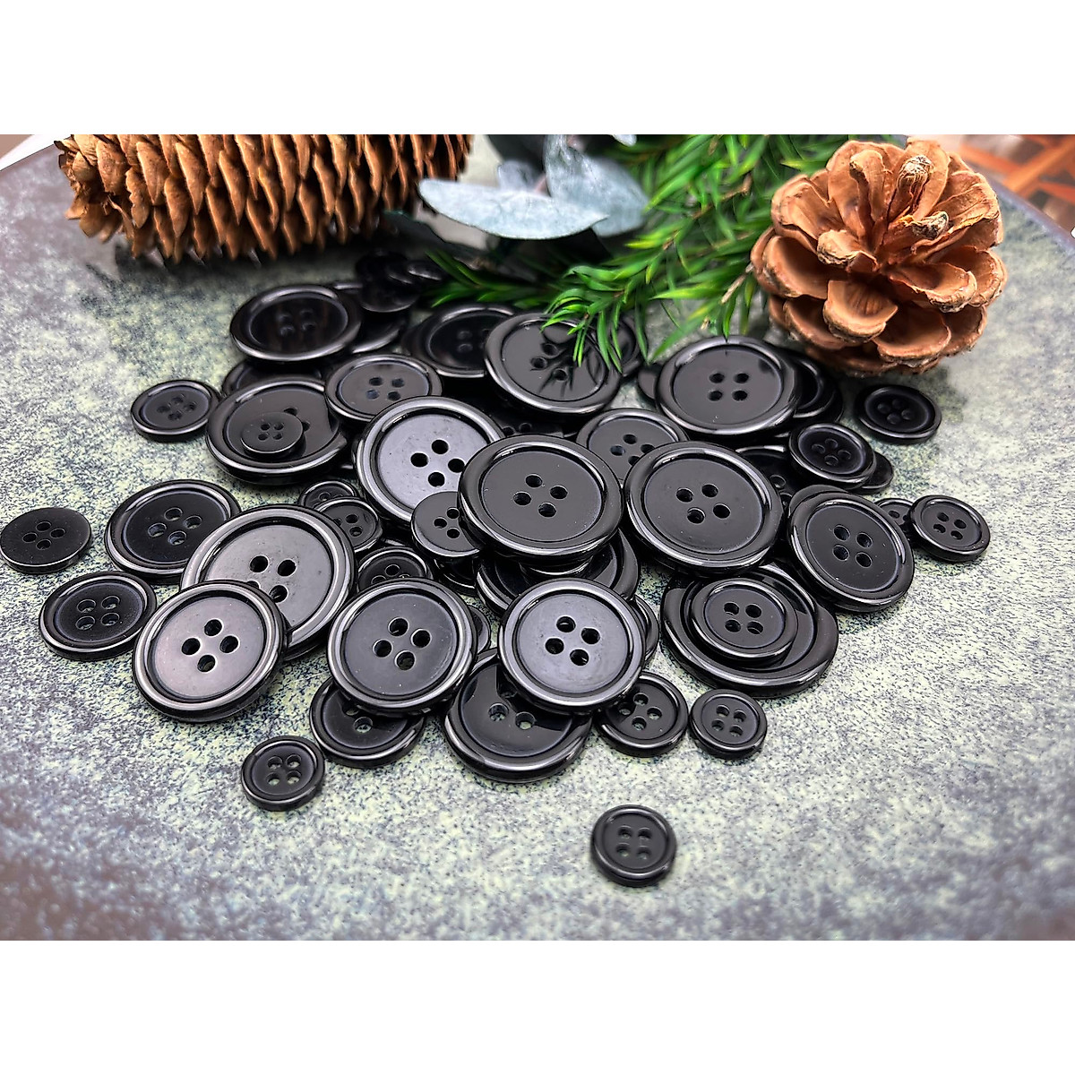 Wennuo 100Pcs Black Sewing Buttons,4-Hole Craft Buttons, 5 Sizes ,with Compartment Storage Box, Suitable for Sewing,Suit Coat Shirt Buttons，DIY Decoration (Black)