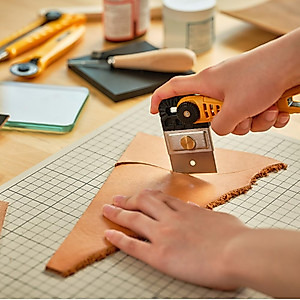 OLFA Multi-Purpose Scraper with Adjustable Head (BTC-1/DX) - Stainless Steel Razor Blade Scraper Tool with Pivoting Non Slip Handle for Glass, Paint, Floors, Replacement Blade: BTB-1