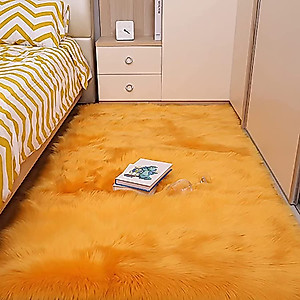 Luxury Faux Sheepskin Fur Area Rug Soft Fluffy Area Rugs,Shag Plush Fur Carpet Faux Fur Rug for Bedroom Floor Sofa Living Room,3 x 5 Feet Rectangle,Gold
