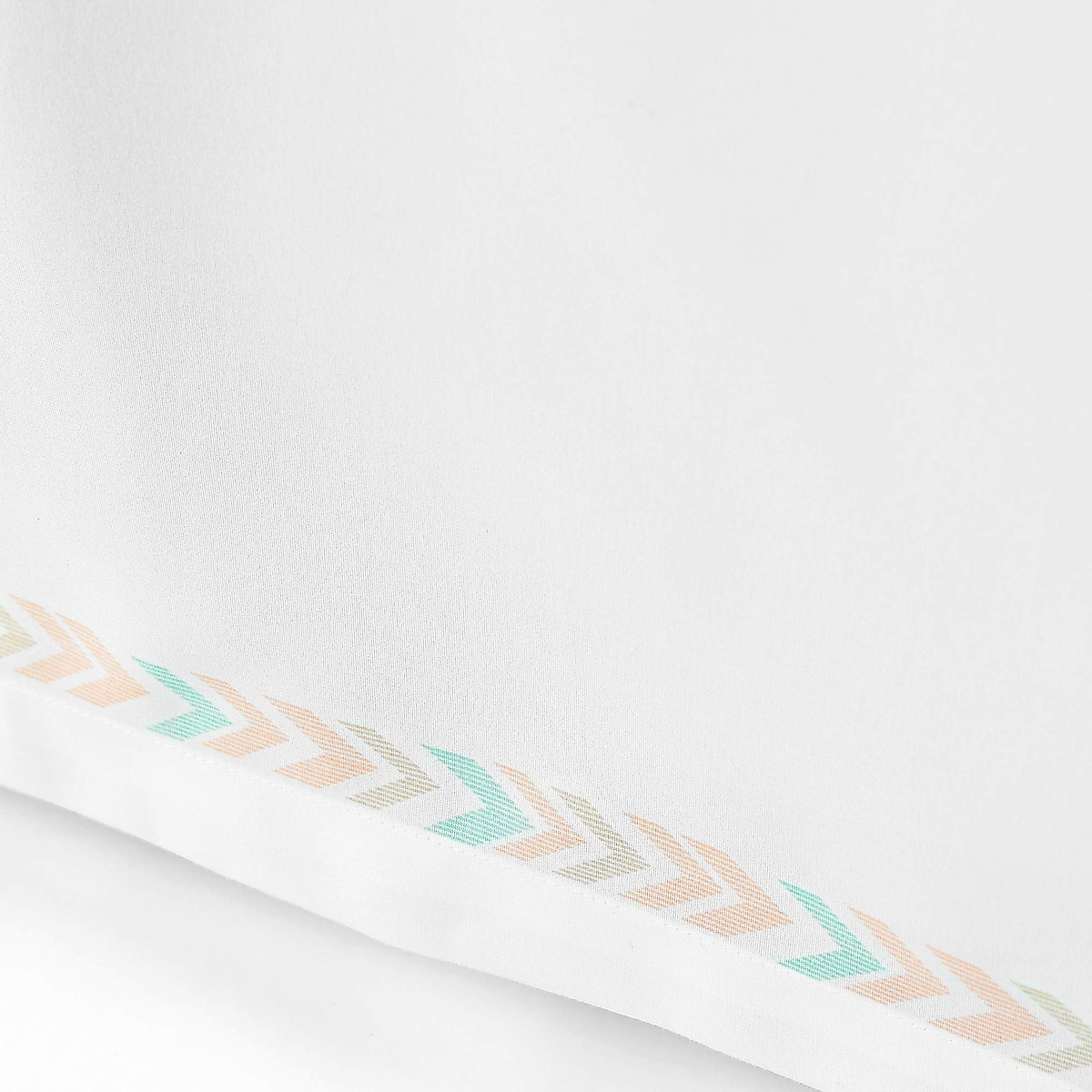 Lush Decor Baby Printed Textured Arrow Crib Skirt, Multicolored 28" x 52" x 16"