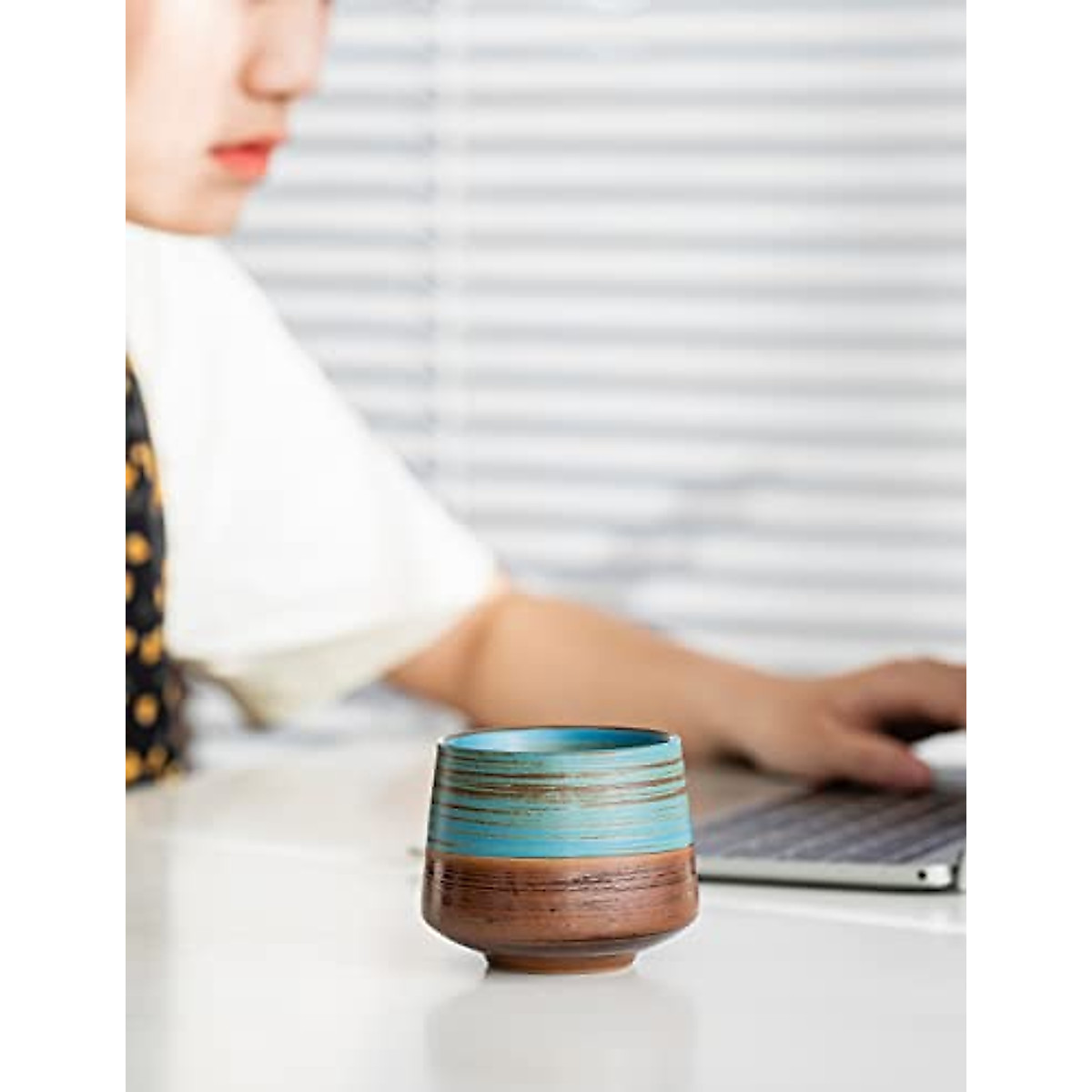 TANG PIN Handcrafted Ceramic Tea Cups Chinese Kung Fu Tea Cup Set of 2, Coffee Mugs for Cappuccino, Ceramic Sake Cups, 6 OZ (Blue & Pink)