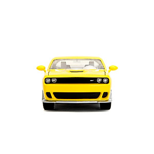 Power Rangers 1:24 2015 Dodge Challenger SRT Hellcat Die-Cast Car & 2.75" Yellow Ranger Figure, Toys for Kids and Adults