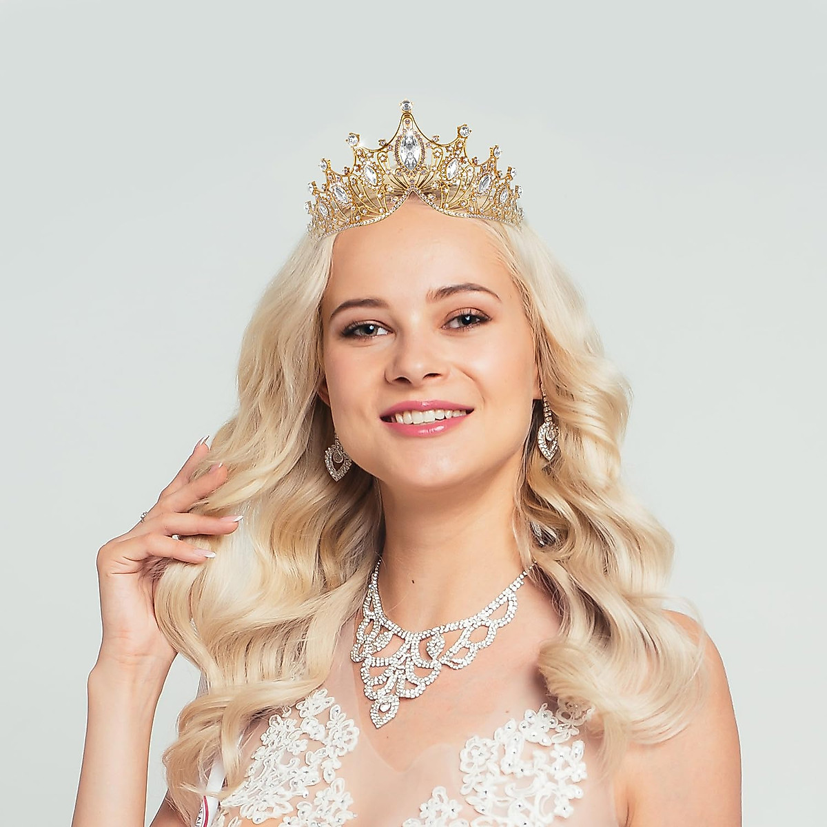 Tiara for Women, Crystal Birthday Crown, Rhinestone Princess Tiaras, Hair Accessories Perfect for Birthday Decorations, Wedding Brides, Halloween Cosplay (Gold)