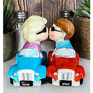 Set Of 1 Love You Valentines Couple Kissing In Cars Magnetic Salt And Pepper Shakers