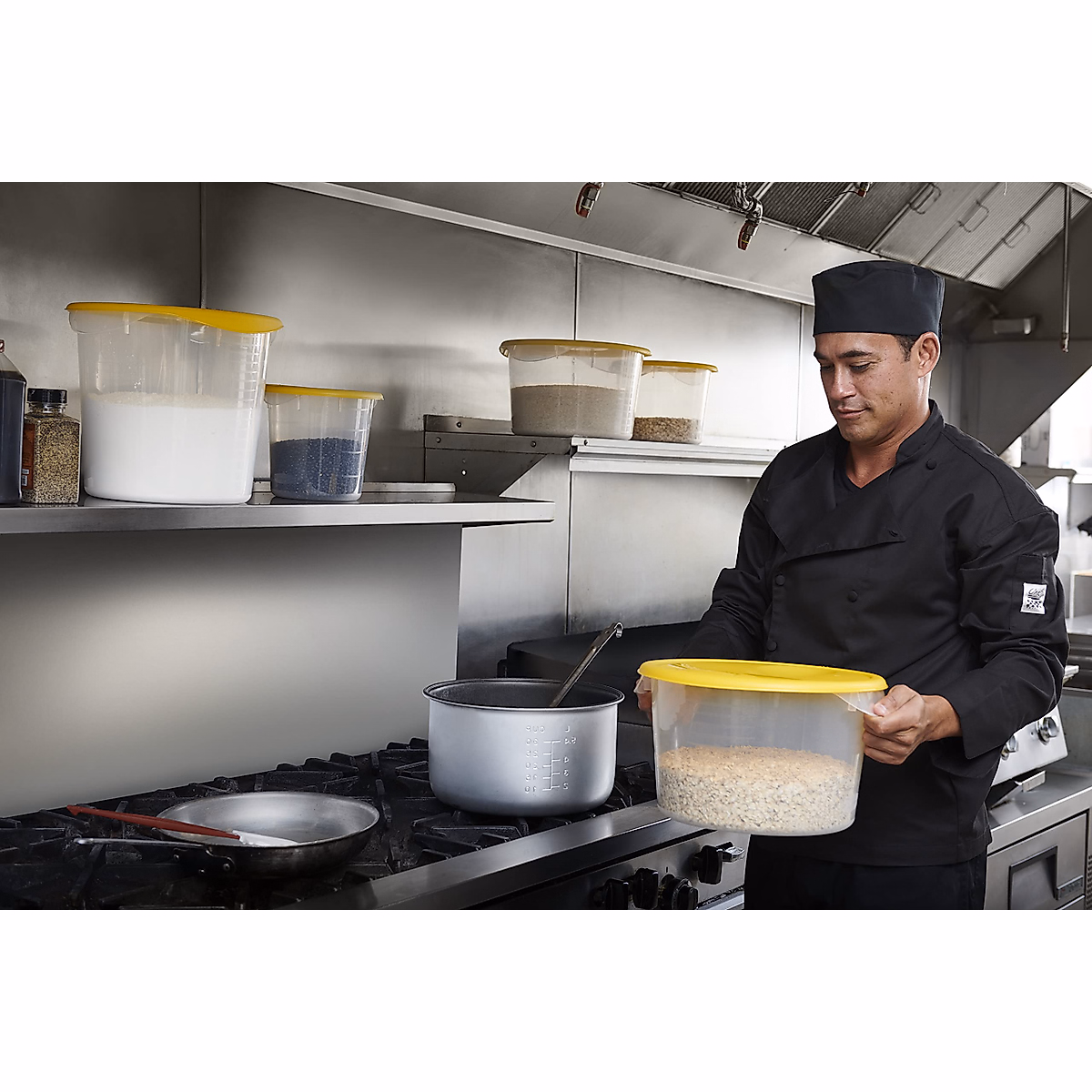 Rubbermaid Commercial Products Plastic Round Food Storage Container with Handle, 6 Quart, Clear, High Temperature Range Food Organization for Wet/Dry Food in Kitchen/Restaurants/Cafeteria, Pack of 12