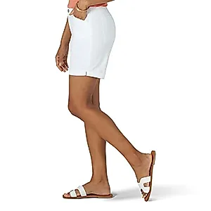 Lee Women's Legendary 7" Chino Walkshort, White, 6