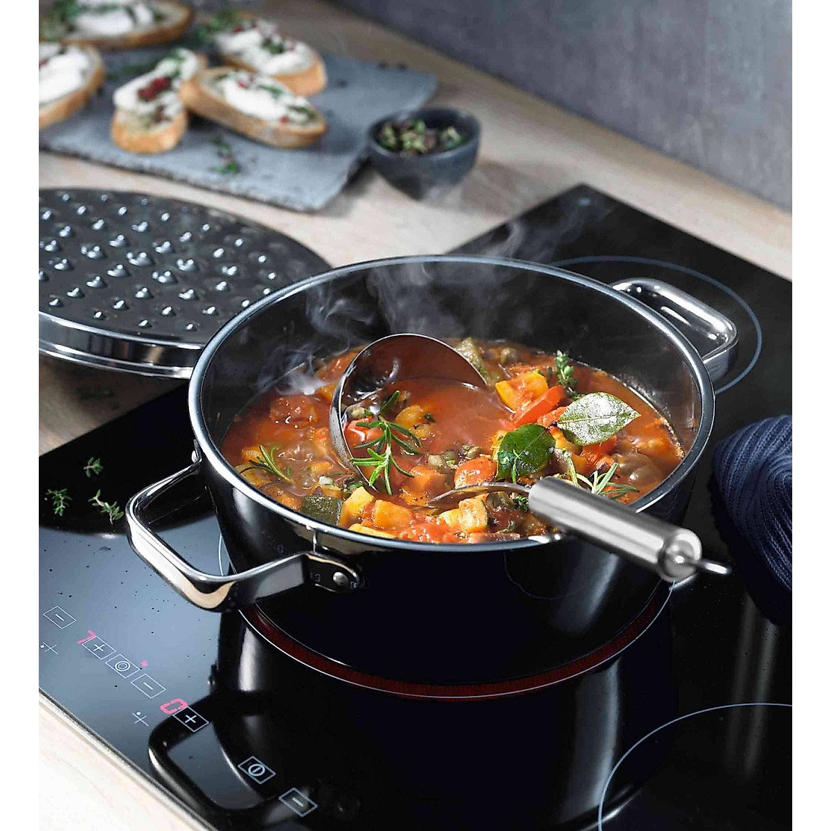 WMF Fusiontec Aromatic Cooking Pot Large 22 cm Stewing Pot Induction 3.1 L Lid with Condensation Knobs High-Tech Ceramic Stackable Scratch Resistant Black