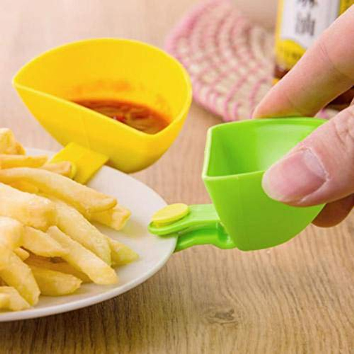 IKAAR Dip Clip Bowl Plate Holder 4pcs Color Plastic Dish Chip and Dip Serving Set for Spice Tomato Sauce Salt Veggie Vinegar Ketchup Chips