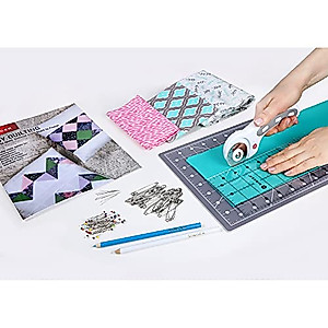 SINGER Learn to Quilt Sewing Kit for Beginners and Adults with Rotary Cutter, Cutting Mat, Acrylic Ruler, and More