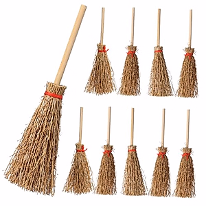 HOMOCONO 10pcs Halloween Broom Toys Baubles Natural Grass Broom Witch Broom Alien Mini Brooms for Crafts Witches Broom Halloween Ghost Decoration Halloween Hanging Embellishment Broom