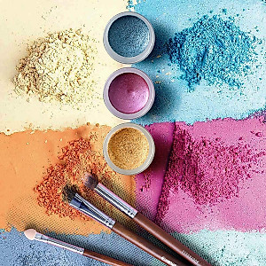 Hoa Kinh 2 ounce Glass Jars with Lids, 24 Pack Round Glass Jars, Small Clear Glass Container with Black Plastic Smooth Lids