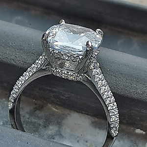 GUIDECUN Women's Fashion Shiny Simulation Diamond Ring Plated Platinum Cushion Cut Cubic Zirconia CZ Statement Halo Wedding Engagement Jewelry (US size 8)