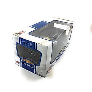 Motor Max 1:24 Scale 2017 Black Chevy Silverado 1500 LT Z71 Crew Cab Diecast truck