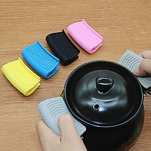 Ceqiny 2 Pairs Silicone Handles Pot Handle Holder Pot Grip Cover Cooking Pinch Grips Wok Handle Cover Cookware Silicone Hot Handle Holder for Cast Iron Pot Pans Frying Pans Griddles, Black Grey