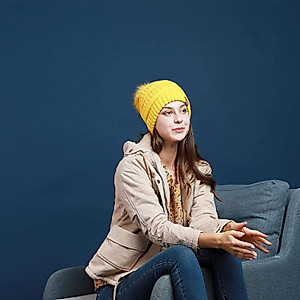 REDESS Women Winter Pom Pom Beanie Hat with Warm Fleece Lined, Black