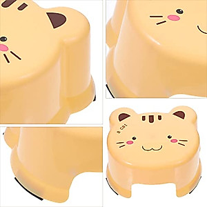 Kisangel Small Round Toilet Stools Squatting Stool Portable One Step Stool Kids Potty Training Stool for Children Pregnant Woman Elderly