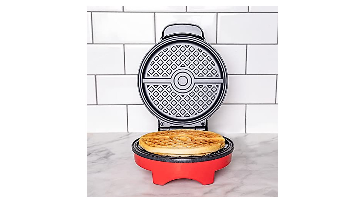 Uncanny Brands Pokémon Waffle Maker - Create Pokeball Waffles