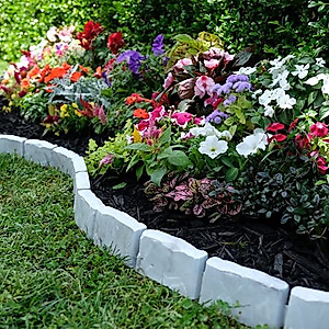 EasyFlex No-Dig Landscape Edging with Anchoring Spikes, 2.7 in. Tall Decorative Stone-Look Garden Border, 15 Foot Kit, Light Gray (3602G-15C-6)