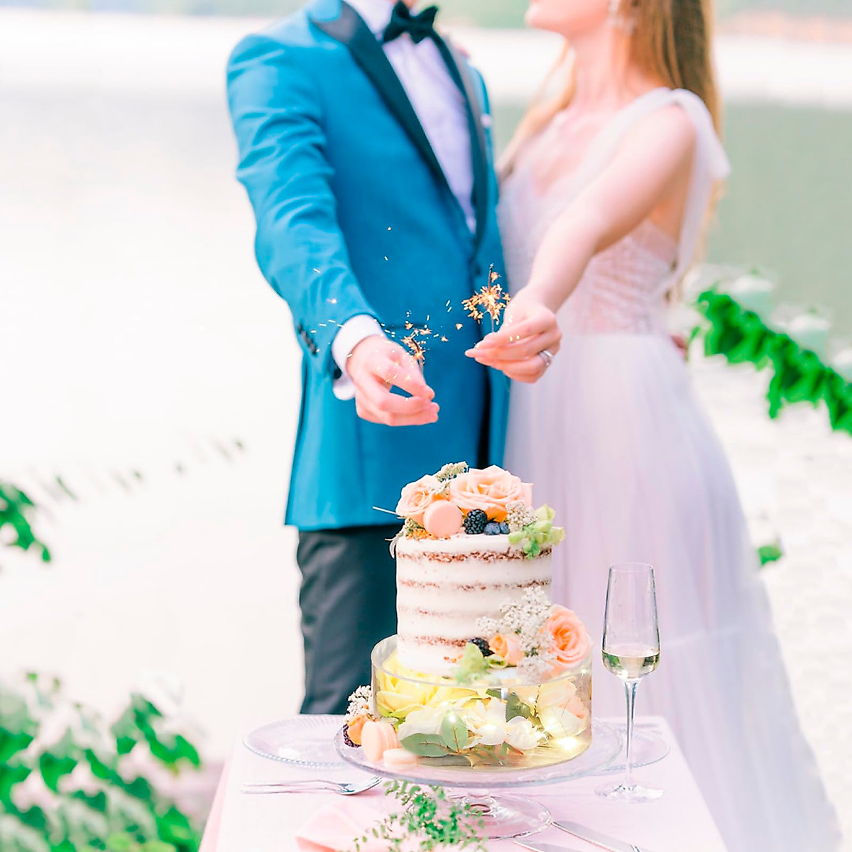 3 Pcs Clear Cake Stand with 3 LED Lights Fillable Acrylic Cake Stand with Lid, Wedding Cake Stand Clear Acrylic Cake Box Floating Cake Stand Cylinder Stands for Party Wedding Birthday Anniversary