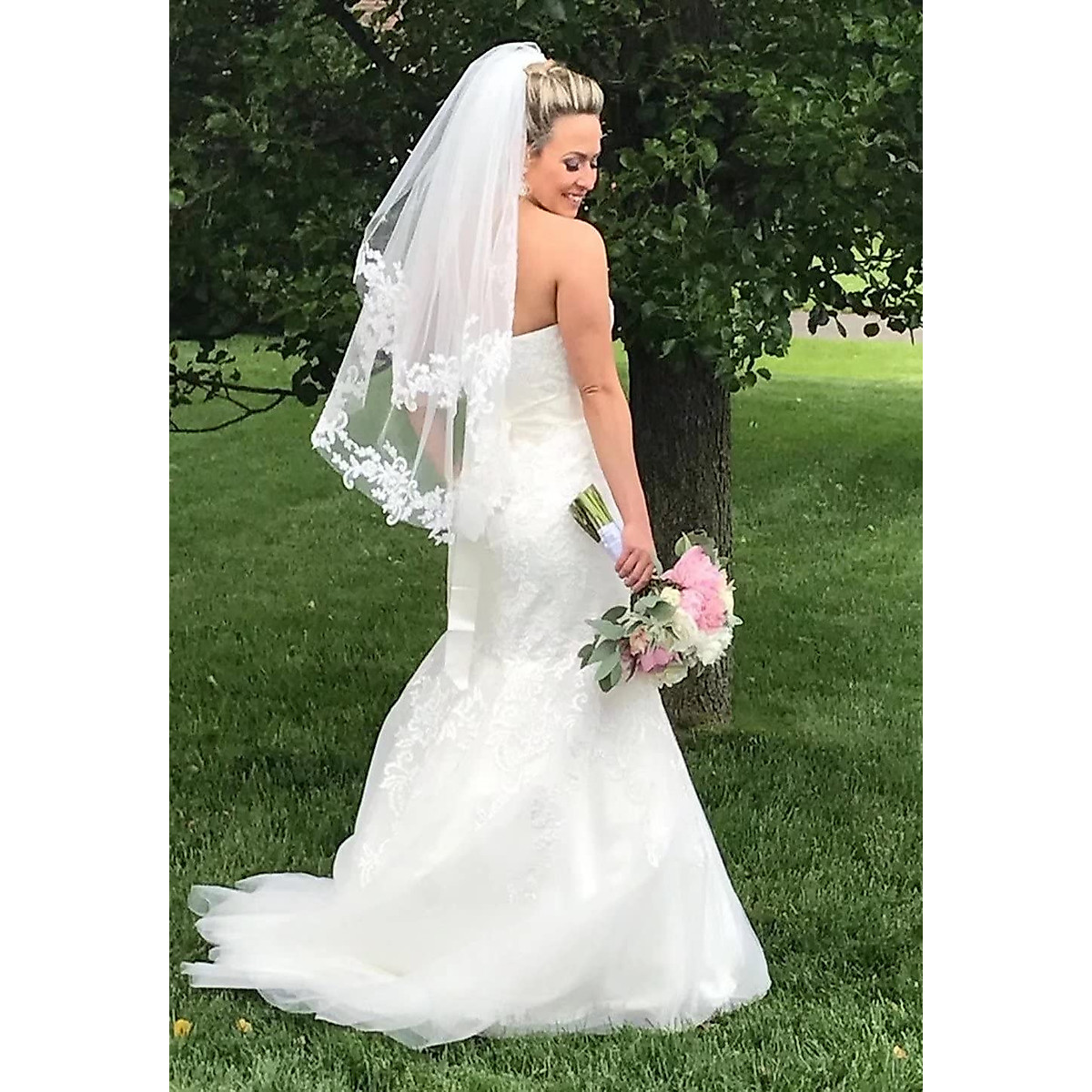 CSYPJYT Women's White Lace Short Wedding Bridal Veil with Comb 2 Tier