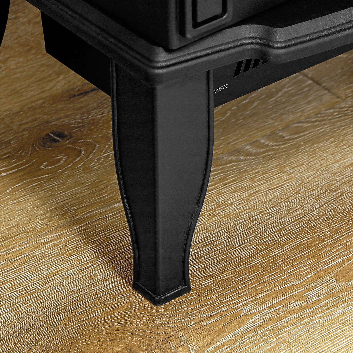 HOMCOM 22" Free Standing Electric Fireplace Stove, Fire Place Heater with Realistic Flame Effect, Overheat Safety Protection, 750W / 1500W, Black