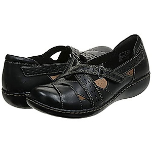 Clarks womens Ashland Spin Q Slip On Loafer, Black, 8 Wide US