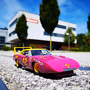 Carrera 30941 Dodge Charger Daytona No. 42 1:32 Scale Digital Slot Car Racing Vehicle for Carrera Digital Slot Car Race Tracks