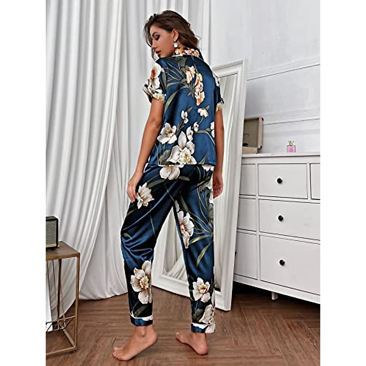 WDIRARA Women's 2 Piece Satin Pajamas Floral Silk Short Sleeve Button Down Shirt and Pants Pajama Pj Set Dark Green L