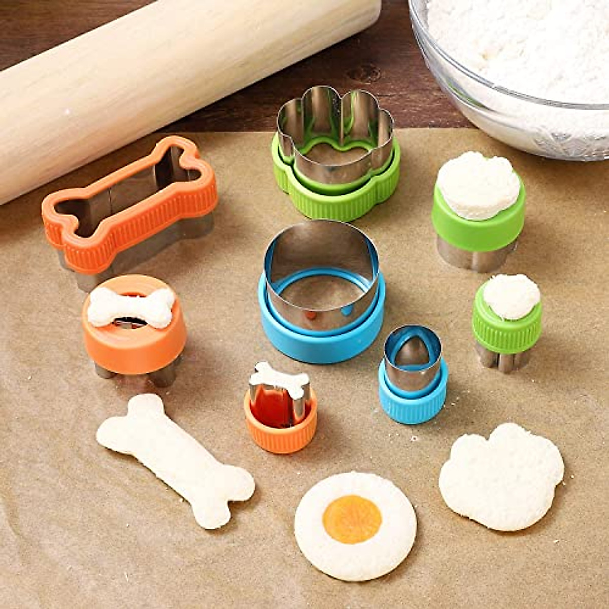 Dog Bone Cookie Cutter set - 4 Dog Bone 4 Footprint 3 Round Biscuit Cutters Sandwiches Cutter Set Different Sizes Mini Small Medium Big