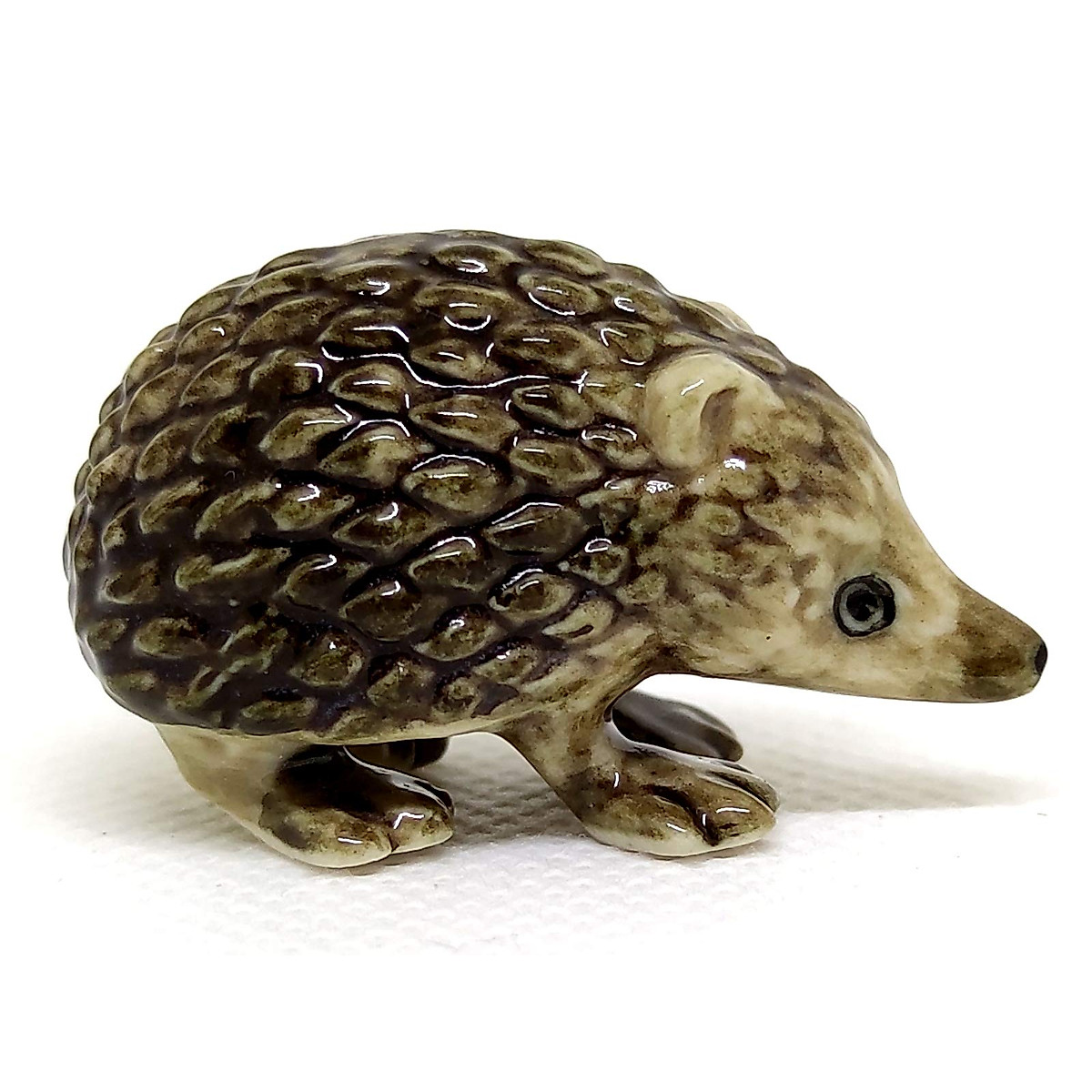 SSJSHOP Hedgehog Dollhouse Miniature Figurines Hand Painted Ceramic Animals Collectible Gift Home Garden Decor,